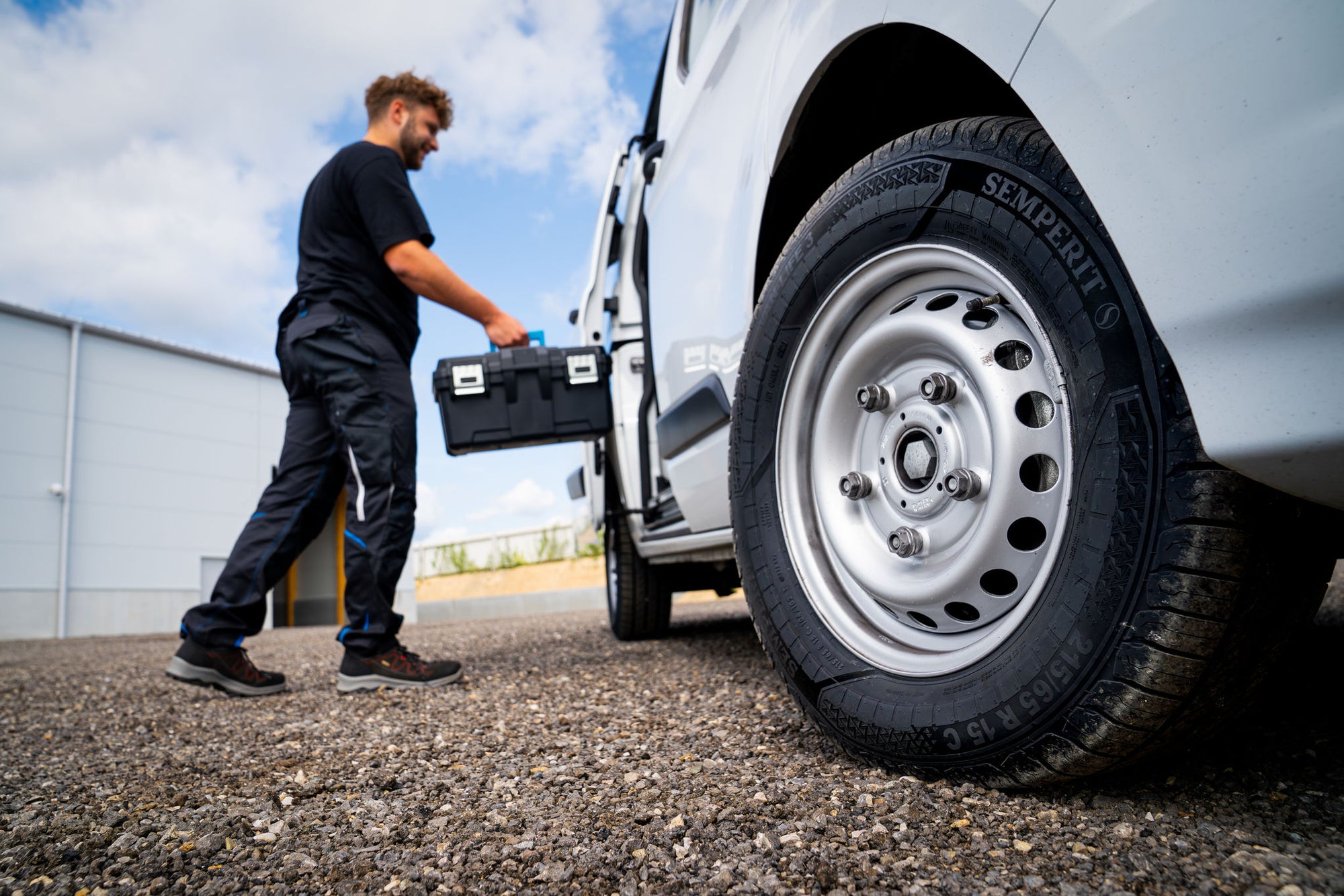 Semperit car tyres. Reliable car tyres for all weather and road ...